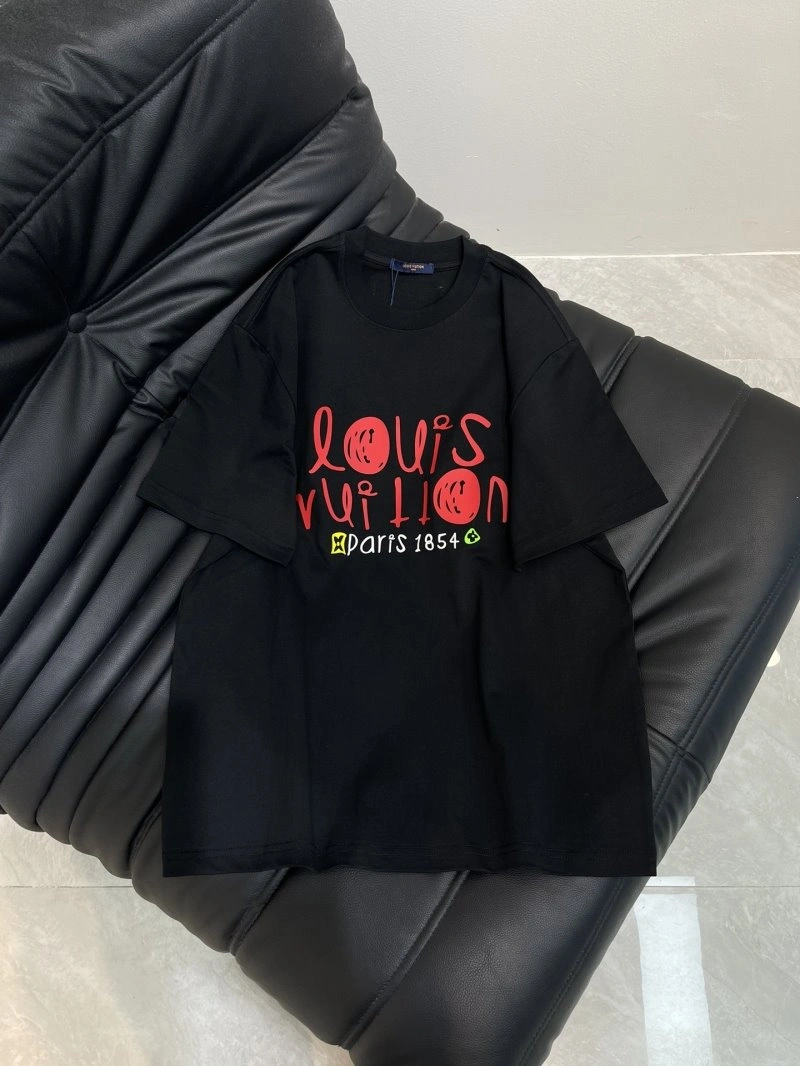 Accurate model Louis Vuitton T-Shirts
