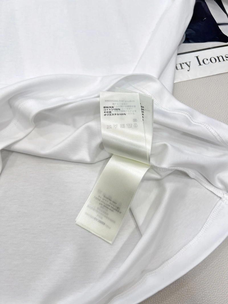 Precise copy Louis Vuitton T-Shirts