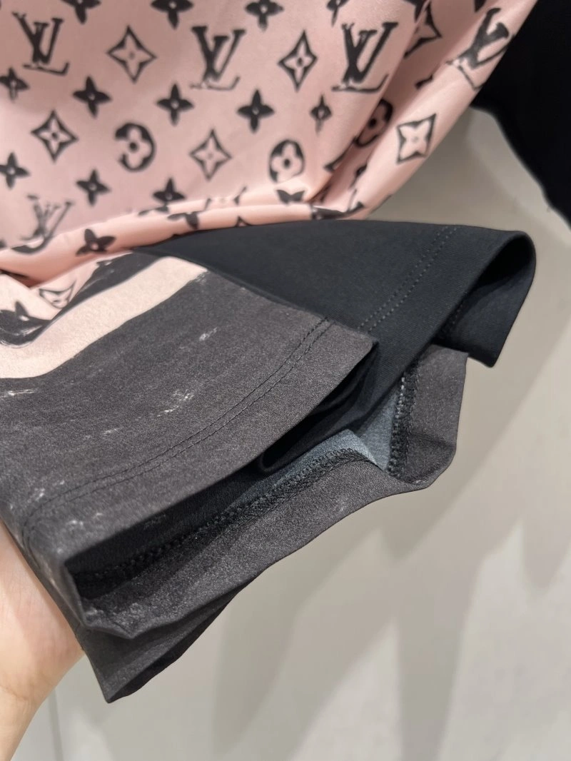 Exact replica Louis Vuitton T-Shirts