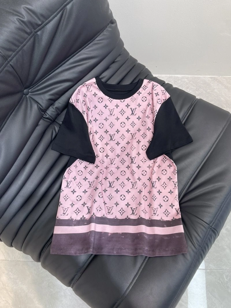 Indistinguishable Louis Vuitton T-Shirts