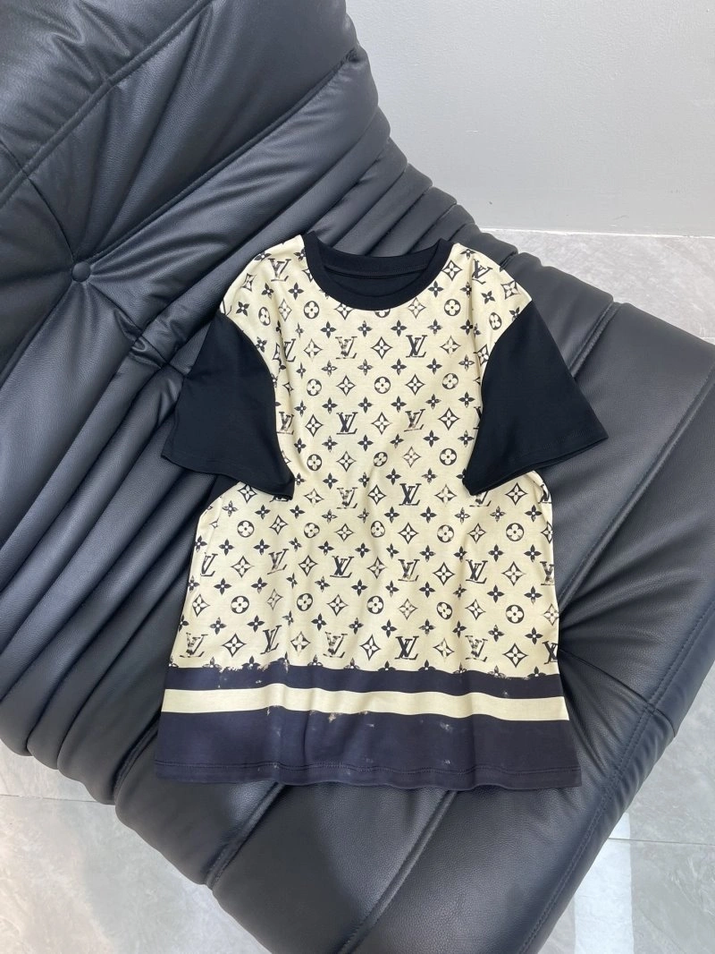 Indistinguishable Louis Vuitton T-Shirts