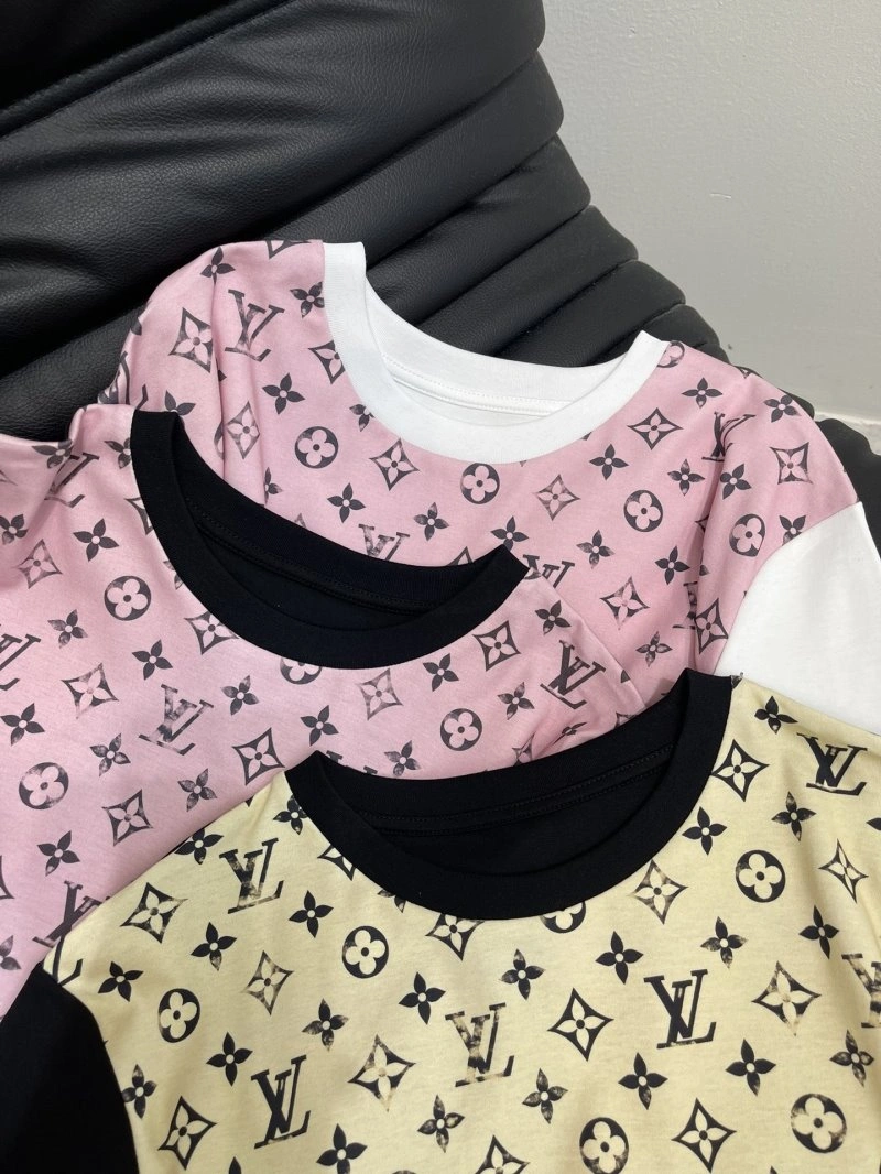 Indistinguishable Louis Vuitton T-Shirts