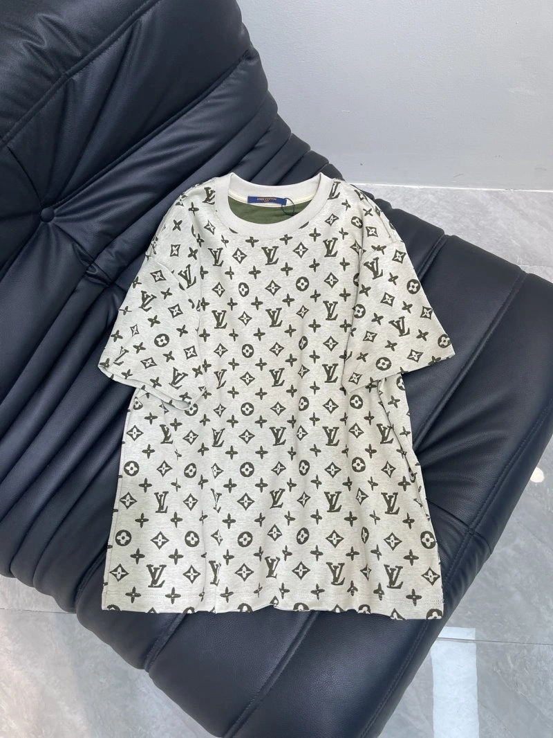 Exact replica Louis Vuitton T-Shirts