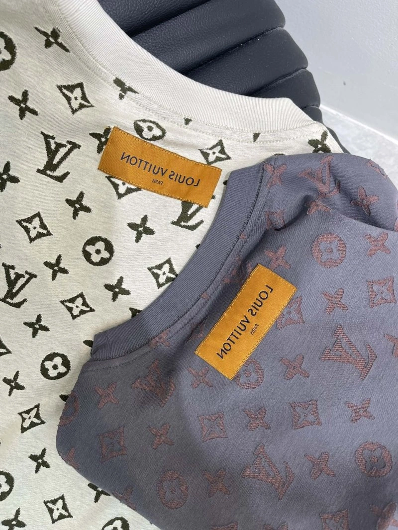 Exact replica Louis Vuitton T-Shirts