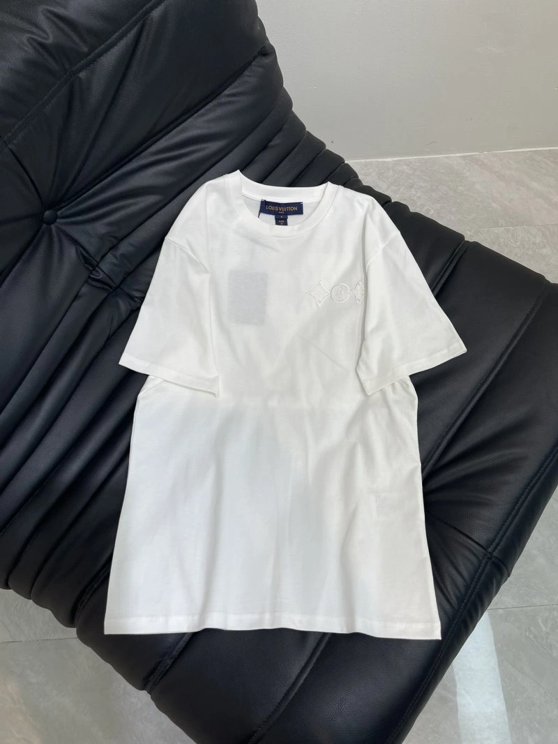 Exact replica Louis Vuitton T-Shirts