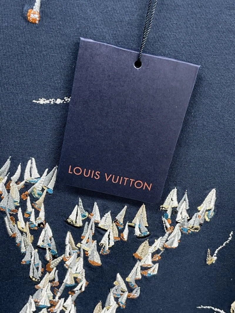 High accuracy Louis Vuitton T-Shirts
