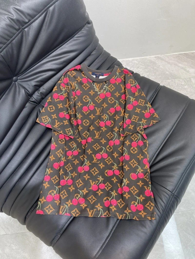 Precise copy Louis Vuitton T-Shirts