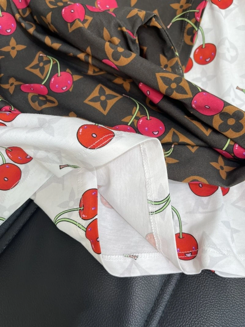 Precise copy Louis Vuitton T-Shirts