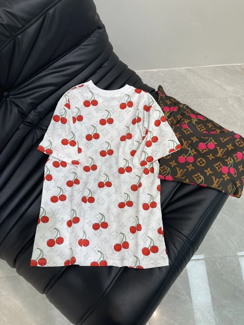 Precise copy Louis Vuitton T-Shirts