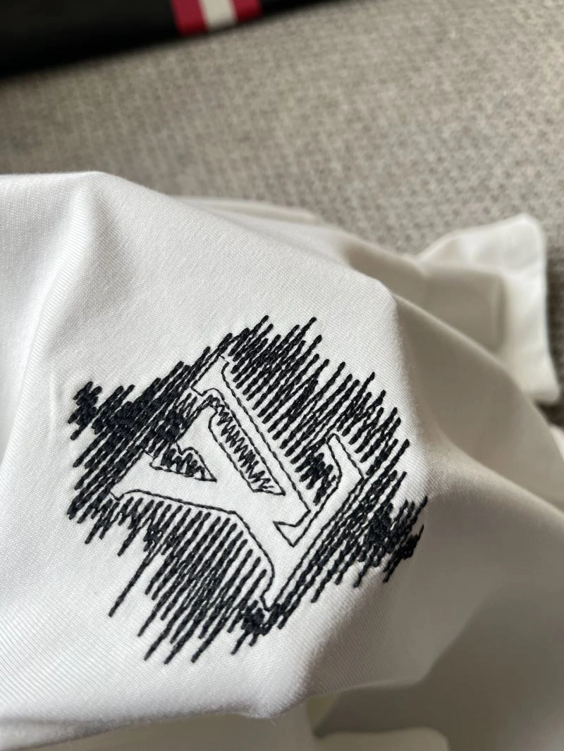 Low-cost Louis Vuitton T-Shirts