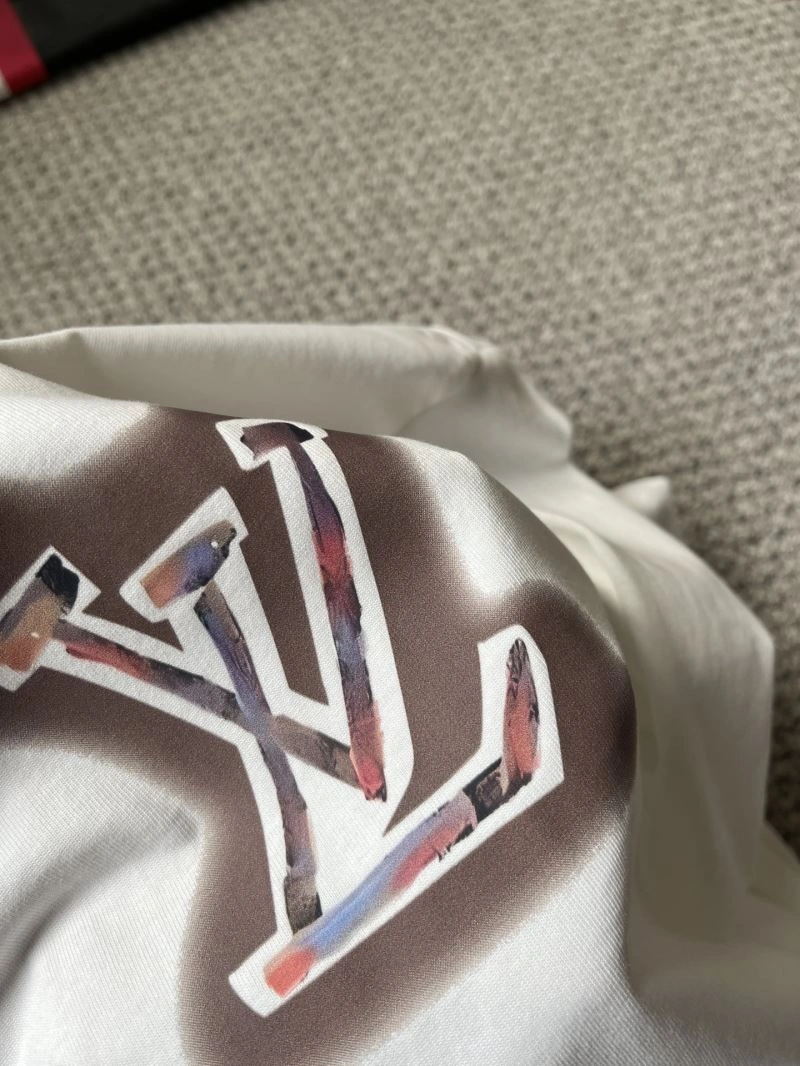 High accuracy Louis Vuitton T-Shirts