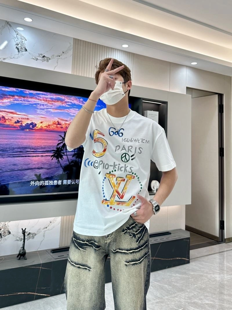 Precise copy Louis Vuitton T-Shirts