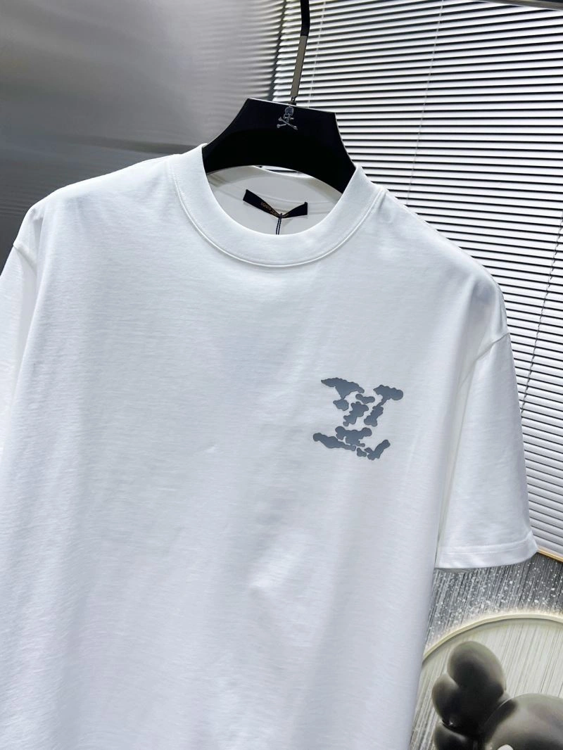 Exact replica Louis Vuitton T-Shirts