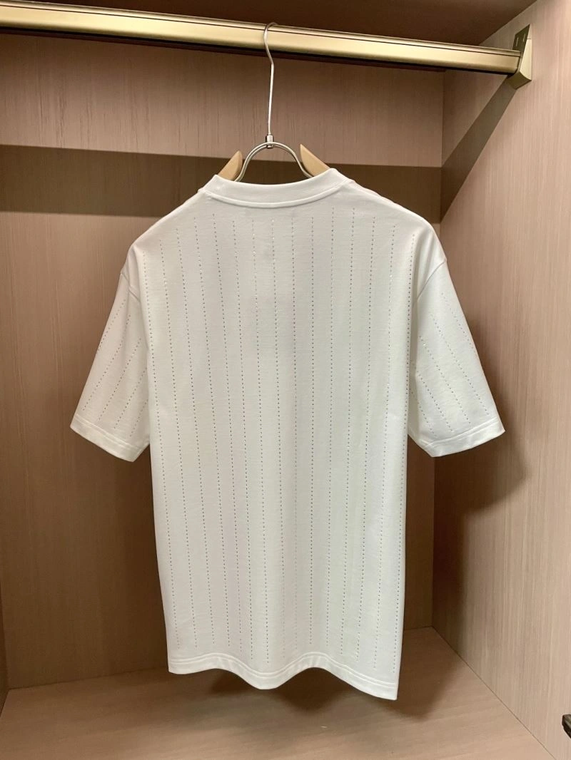 Indistinguishable Louis Vuitton T-Shirts