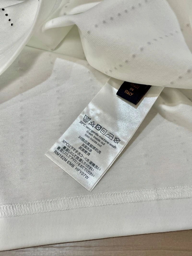 Indistinguishable Louis Vuitton T-Shirts