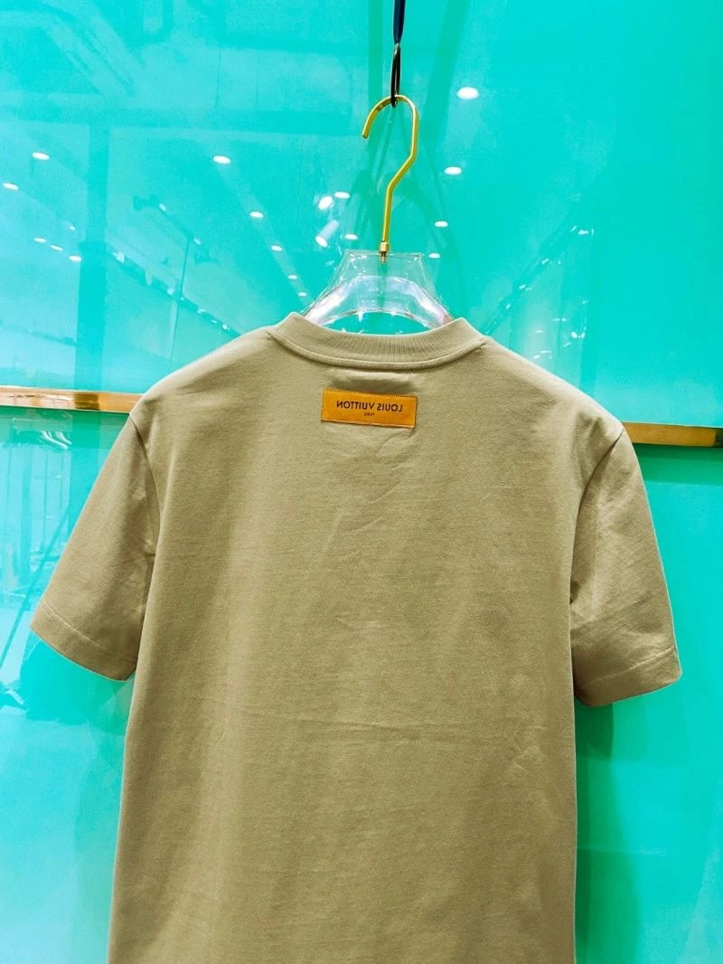 Indistinguishable Louis Vuitton T-Shirts