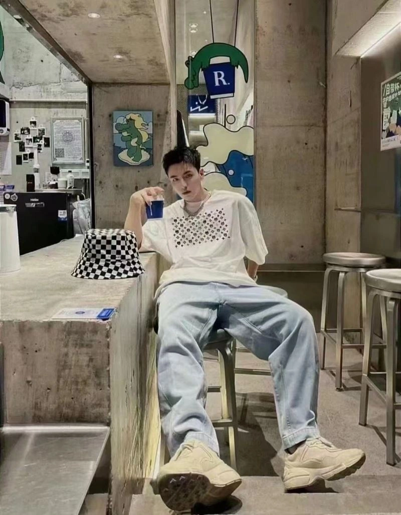 Reasonably priced Louis Vuitton T-Shirts
