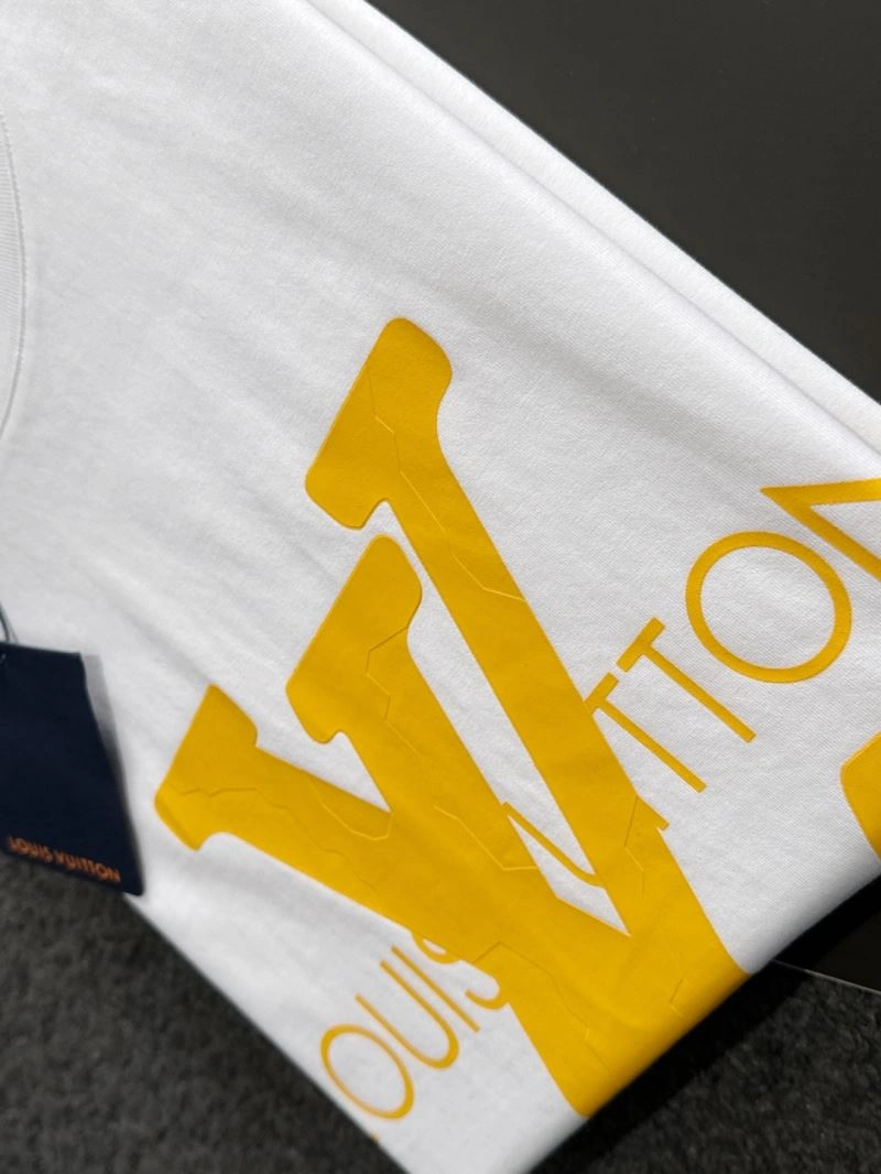 Bargain Louis Vuitton T-Shirts