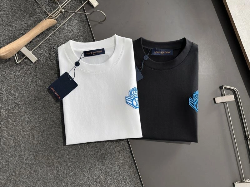 Exact replica Louis Vuitton T-Shirts