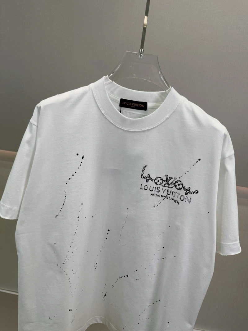 Accurate model Louis Vuitton T-Shirts
