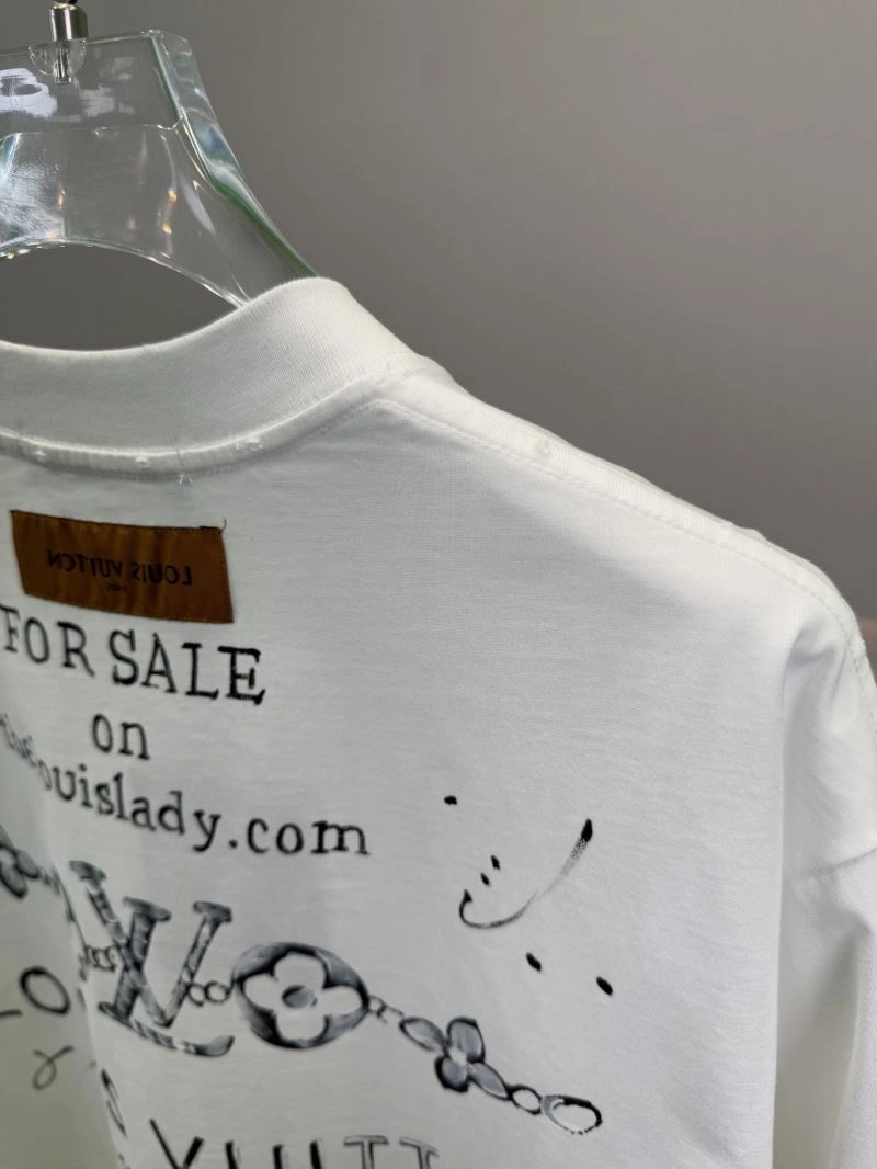 Accurate model Louis Vuitton T-Shirts