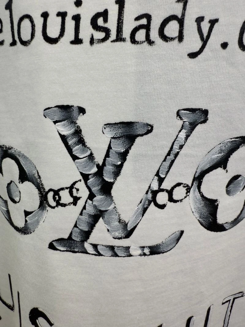 Accurate model Louis Vuitton T-Shirts