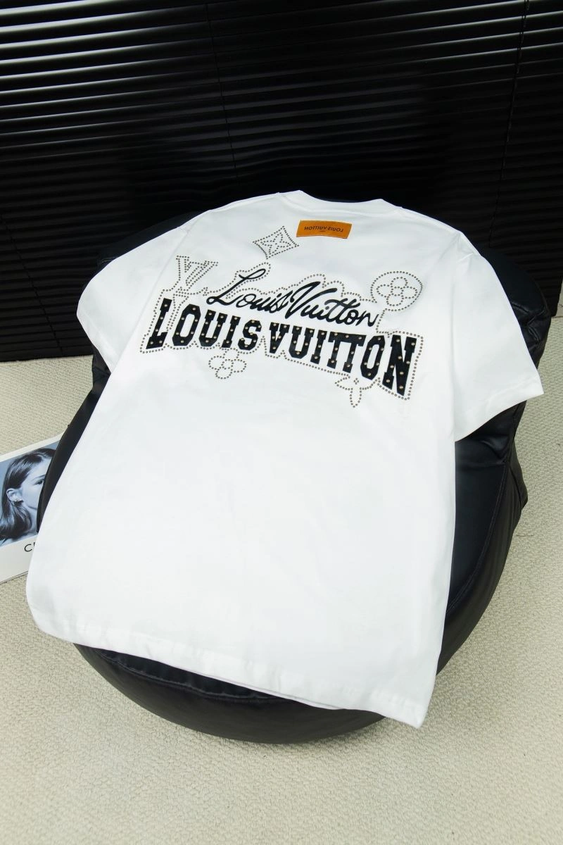 Accurate model Louis Vuitton T-Shirts