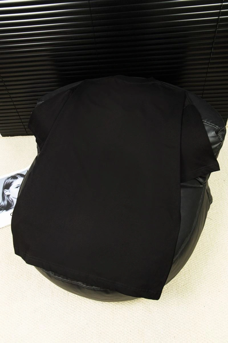 Accurate model Louis Vuitton T-Shirts