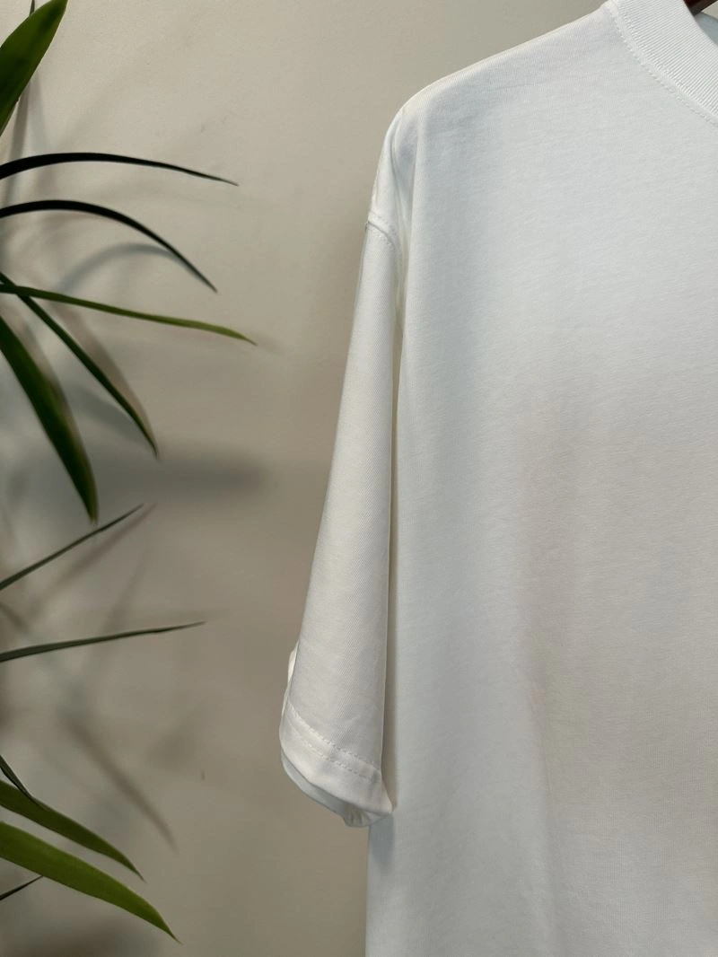 Precise copy Louis Vuitton T-Shirts