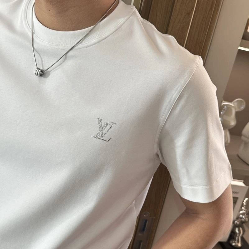 Precise copy Louis Vuitton T-Shirts