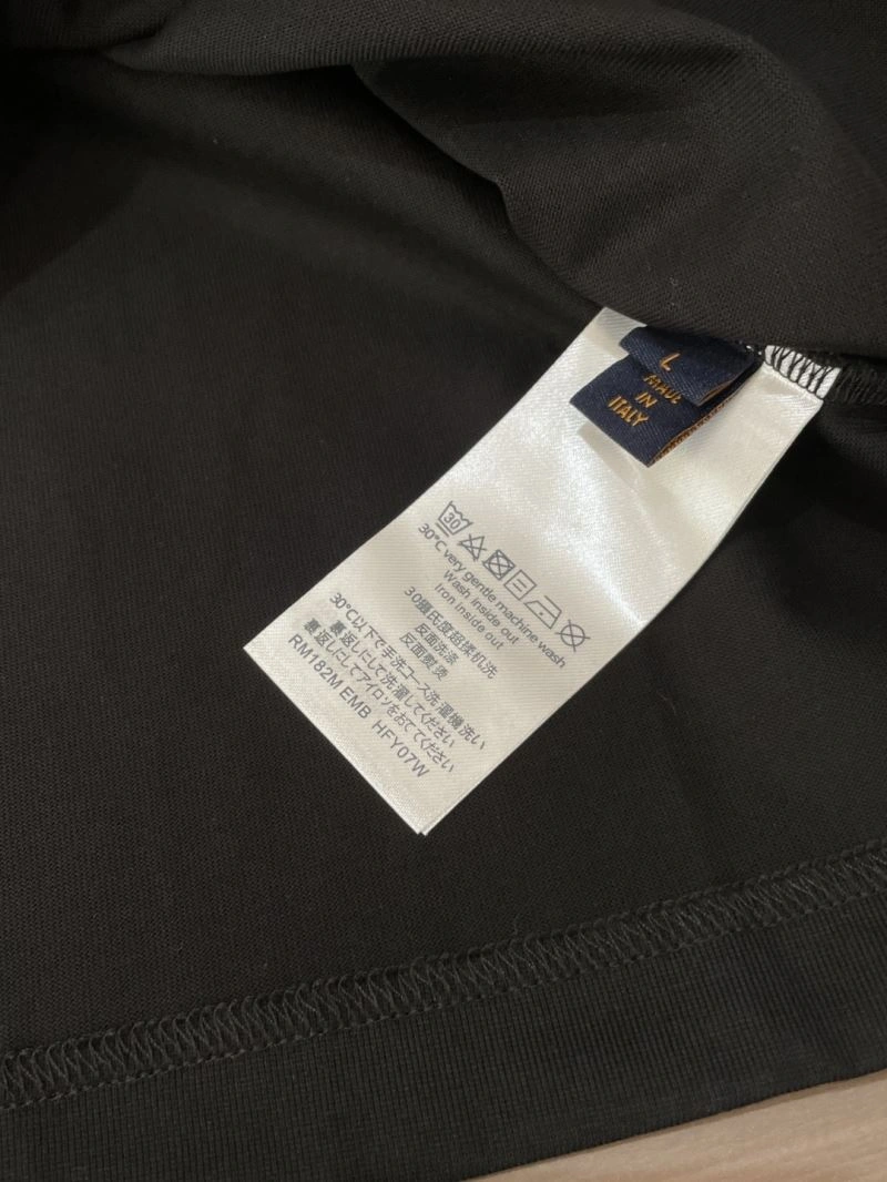 Precise copy Louis Vuitton T-Shirts