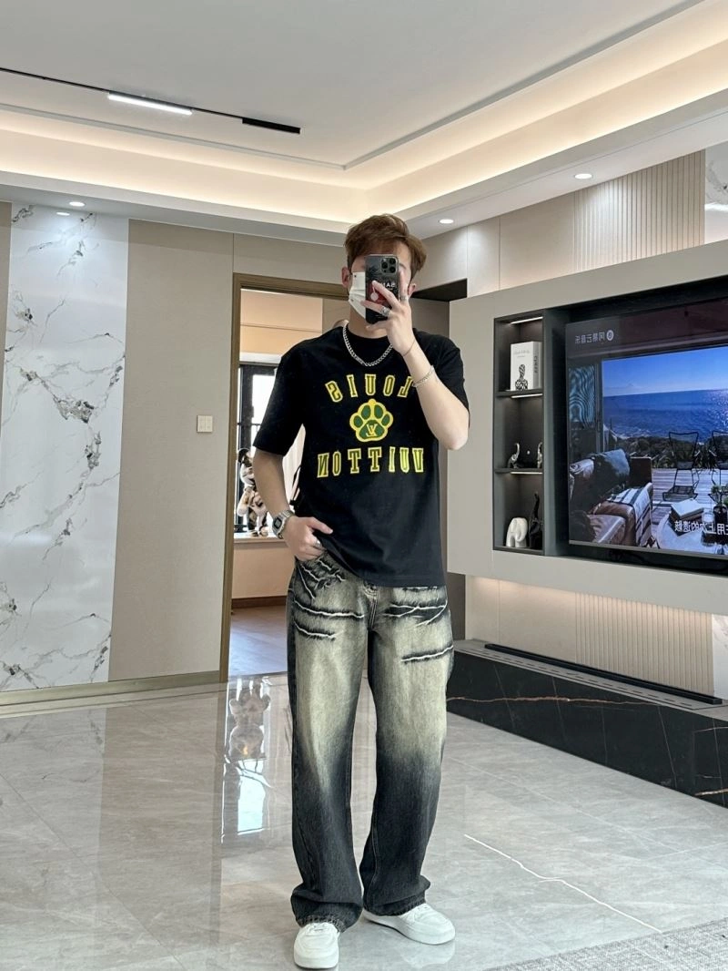 Precise copy Louis Vuitton T-Shirts