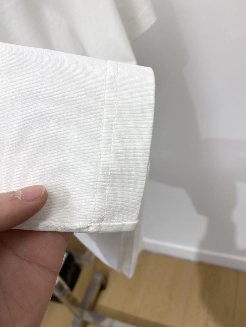 Exact replica Louis Vuitton T-Shirts