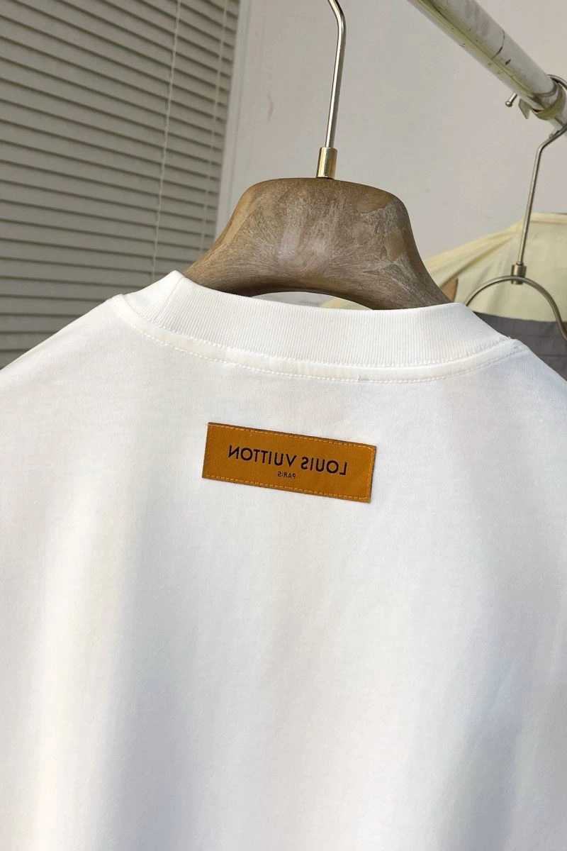 Exact replica Louis Vuitton T-Shirts