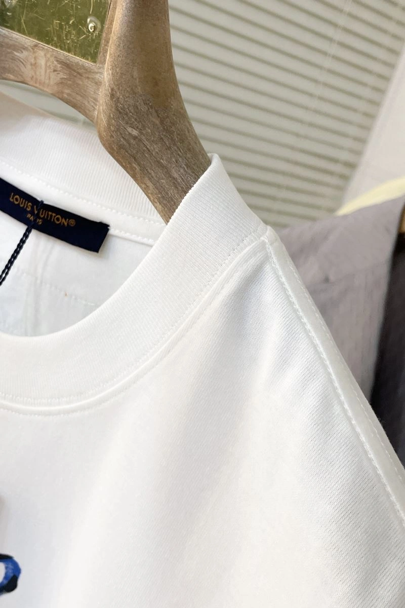 Exact replica Louis Vuitton T-Shirts