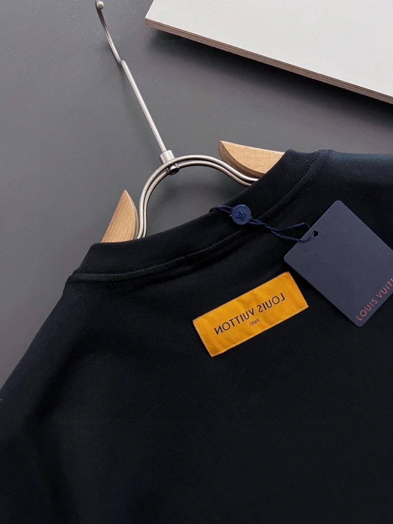 Low-cost Louis Vuitton T-Shirts