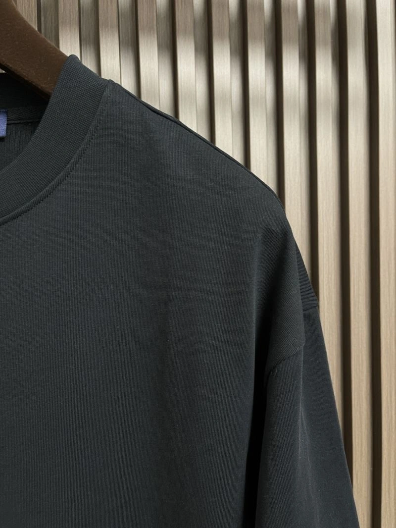 Exact replica Louis Vuitton T-Shirts