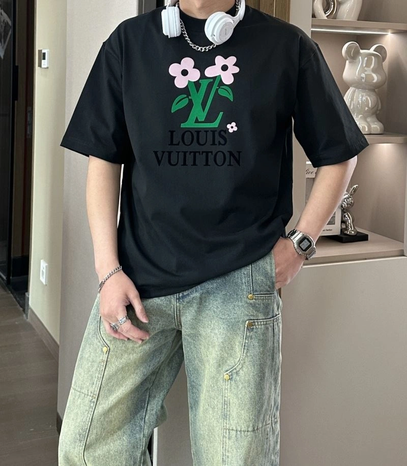 Bargain Louis Vuitton T-Shirts
