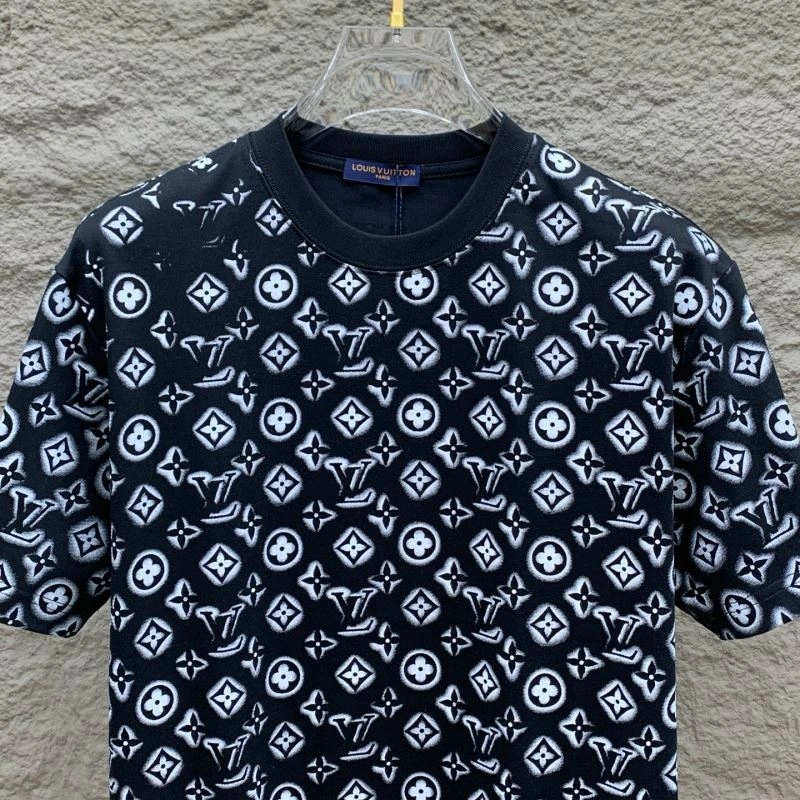 Bargain Louis Vuitton T-Shirts