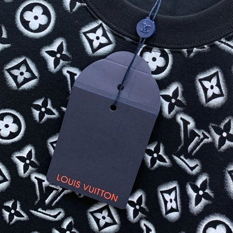 Bargain Louis Vuitton T-Shirts