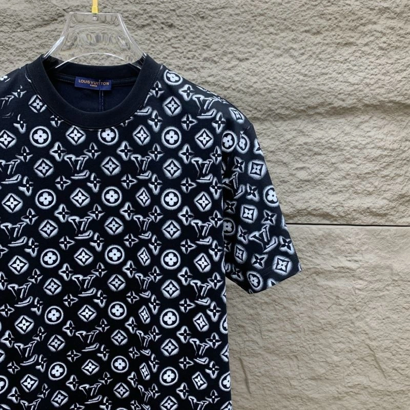 Bargain Louis Vuitton T-Shirts