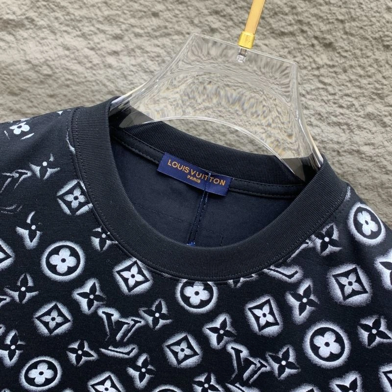 Bargain Louis Vuitton T-Shirts