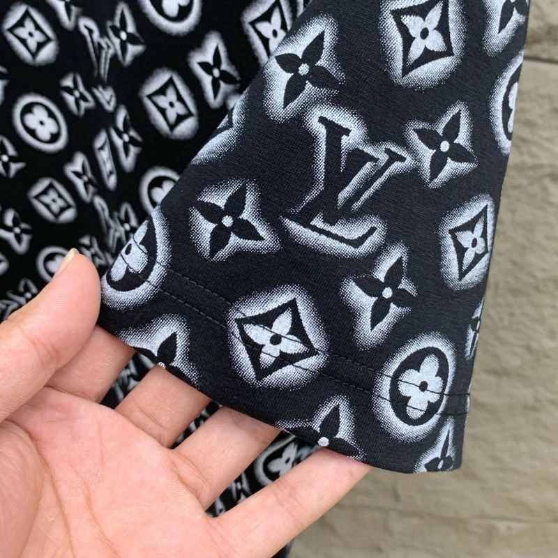 Bargain Louis Vuitton T-Shirts