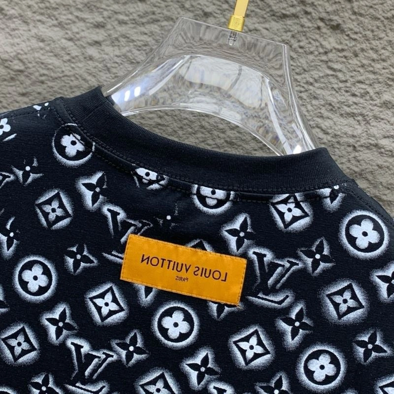 Bargain Louis Vuitton T-Shirts