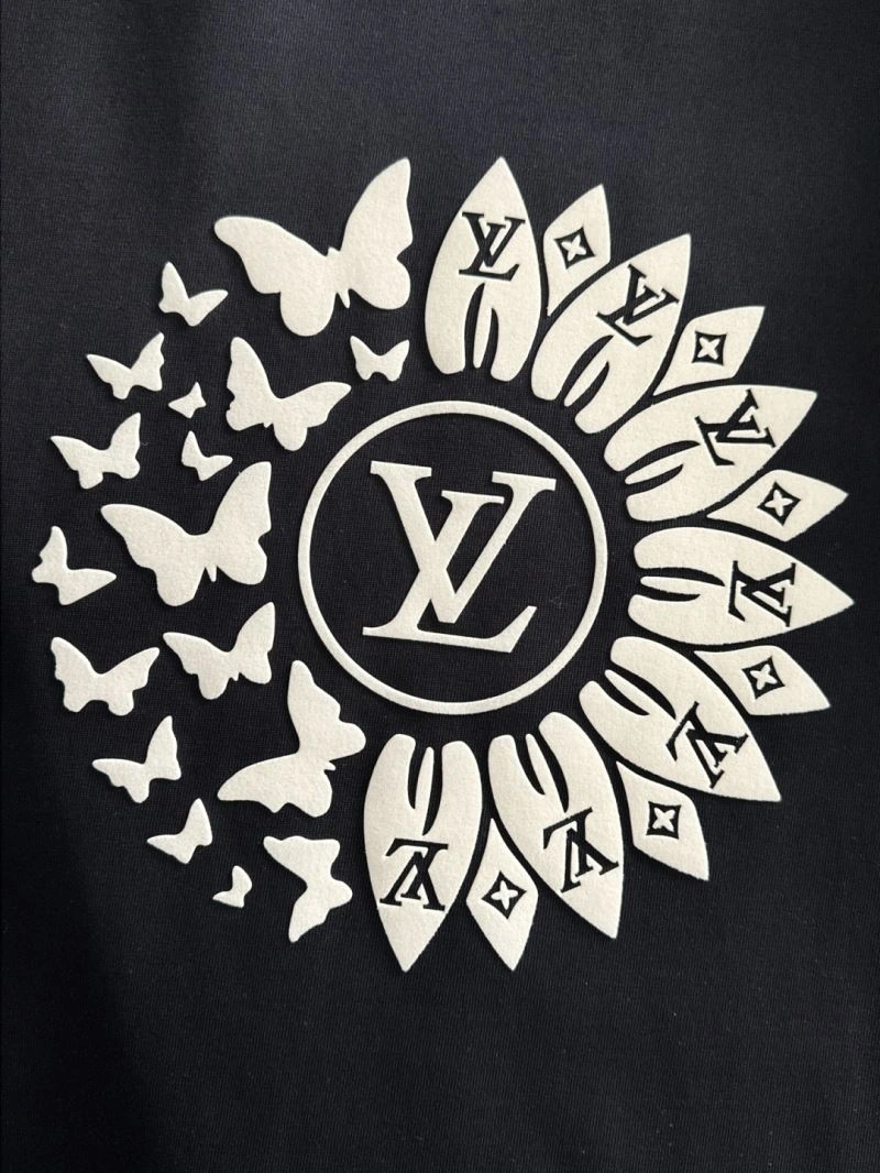 Accurate model Louis Vuitton T-Shirts