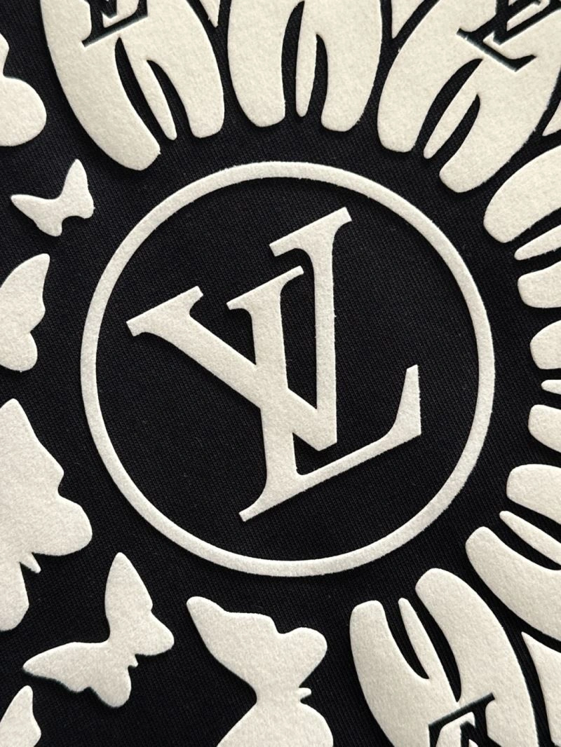 Accurate model Louis Vuitton T-Shirts