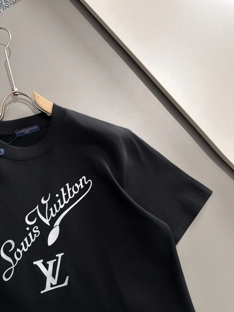 Accurate model Louis Vuitton T-Shirts