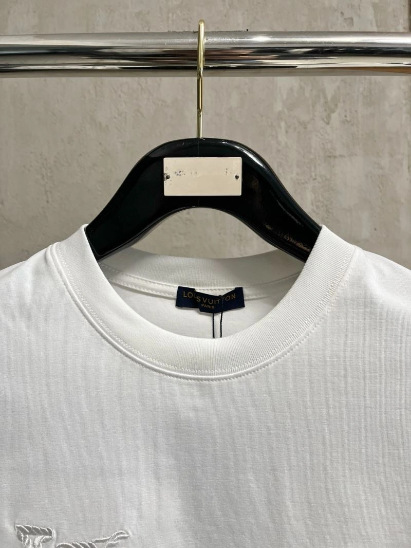Indistinguishable Louis Vuitton T-Shirts