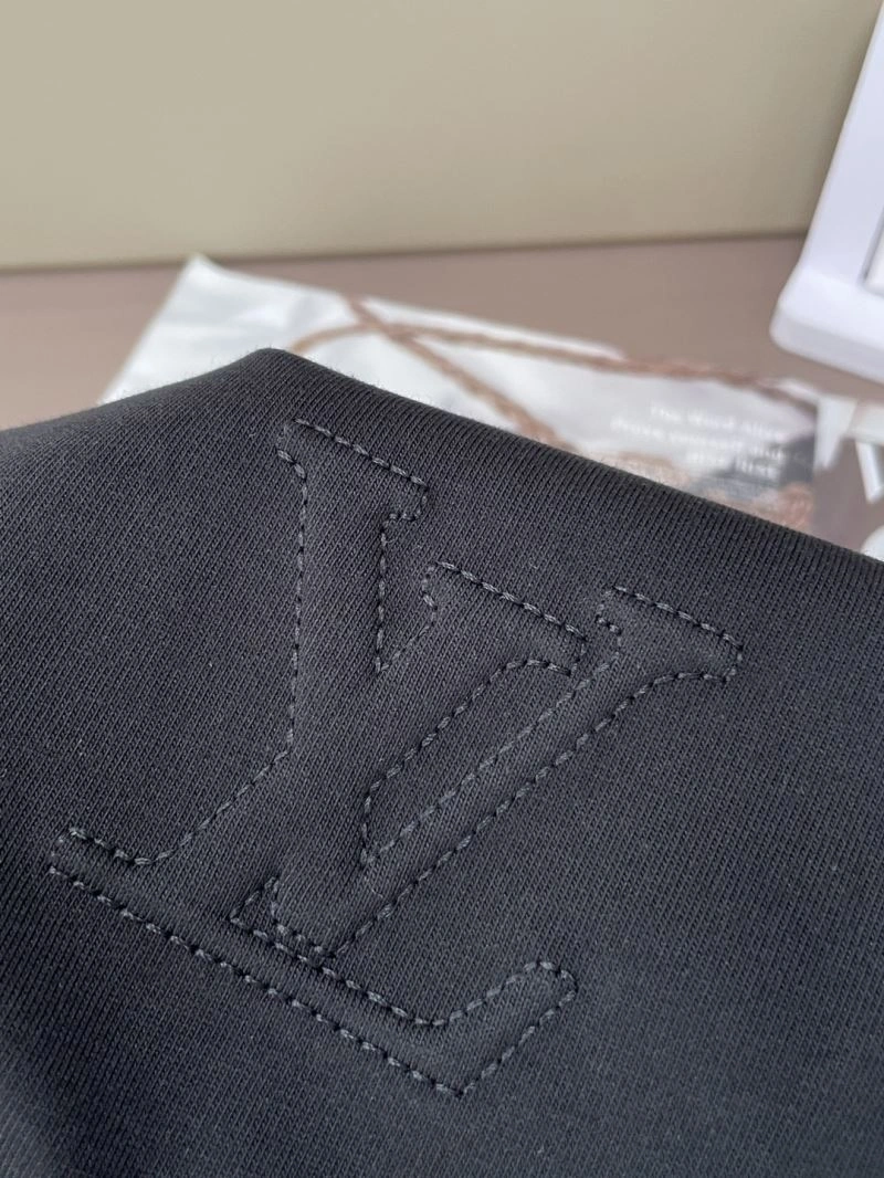 Indistinguishable Louis Vuitton T-Shirts