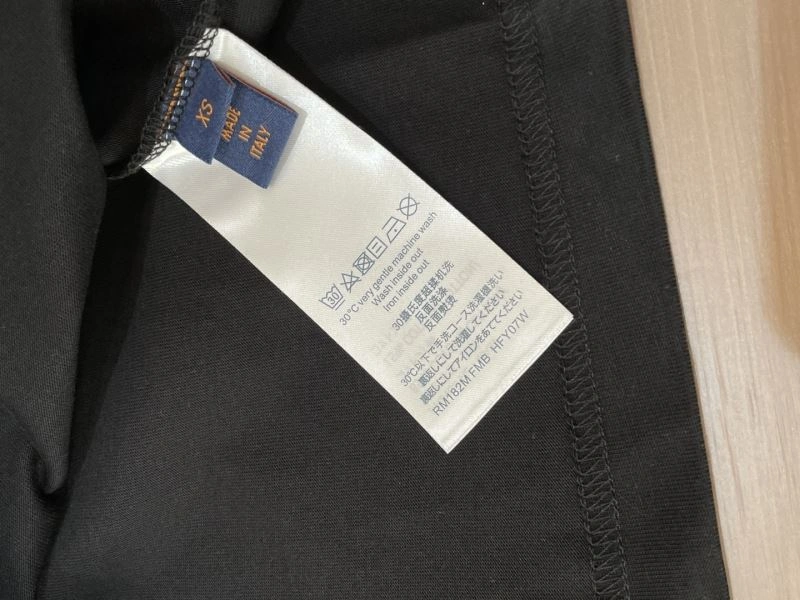 Indistinguishable Louis Vuitton T-Shirts